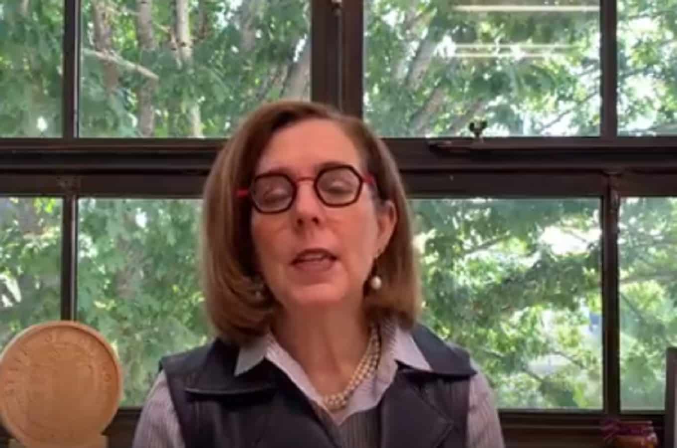 Oregon Governor Enacts Outdoor Mask Mandate — Even For Those Who Are ...