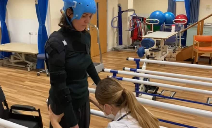 Actress 'Fighting for Her Life' After AstraZeneca Vaccine Caused Her to ...