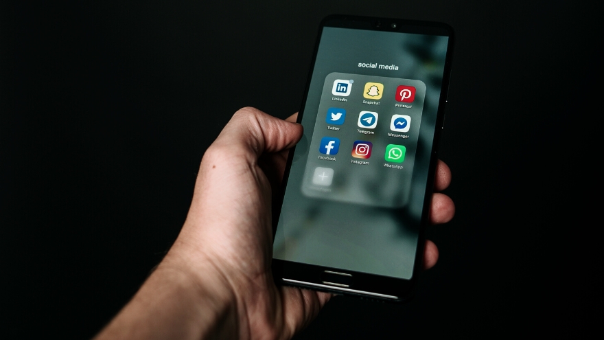 Poll: Majority of Americans Want Investigations Into Social Media Companies | TIMCAST